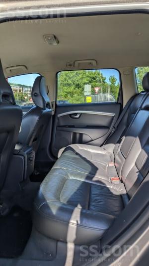 Grey Volvo V70 2008 in Riga, with an engine capacity of 2.00 L and mileage of 370 thousand km for 2500 €, photo 7 on AUTOMOTO.COM.LV