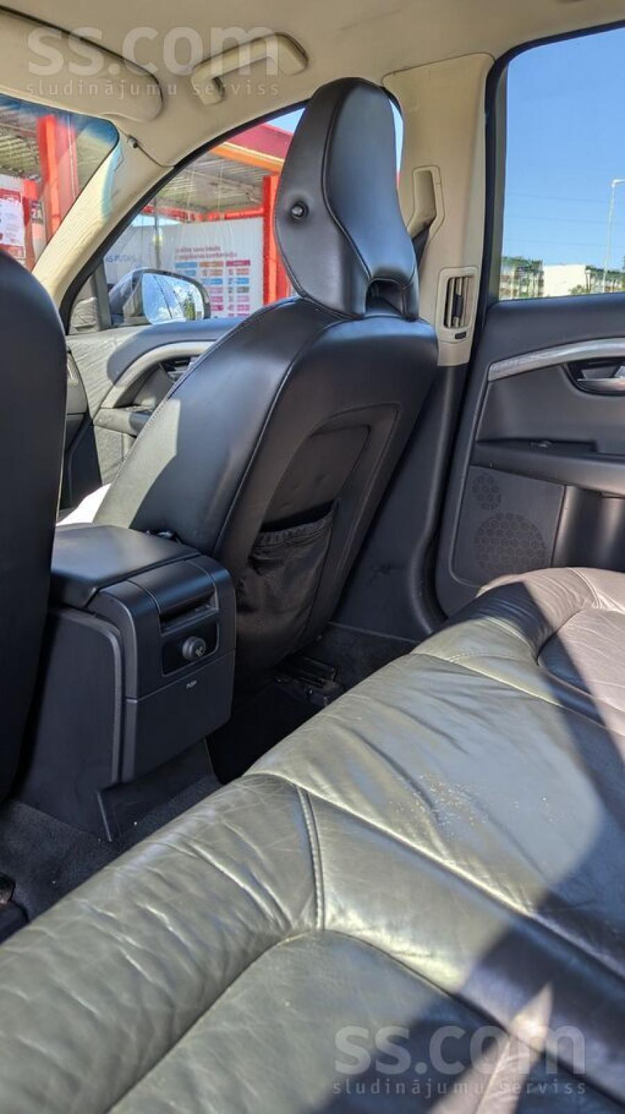 Grey Volvo V70 2008 in Riga, with an engine capacity of 2.00 L and mileage of 370 thousand km for 2500 €, photo 10 on AUTOMOTO.COM.LV