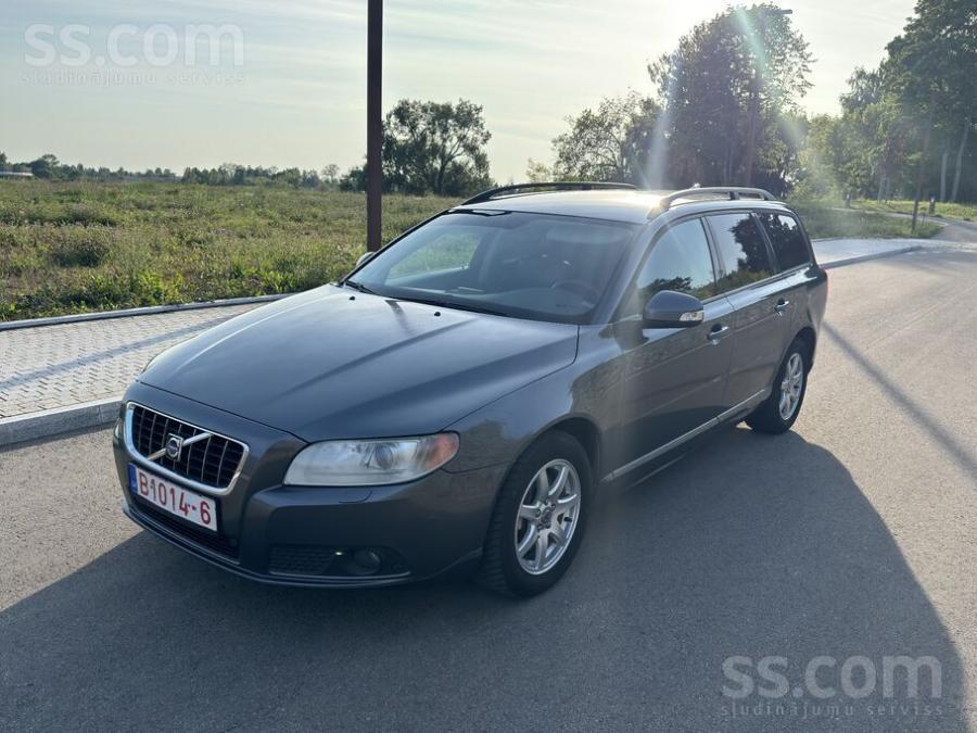 Grey Volvo V70 2008 in Rezekne, with an engine capacity of 2.40 L and mileage of 282 thousand km for 4100 €, photo 3 on AUTOMOTO.COM.LV