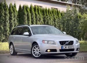 Pelēks Volvo V70 2008 Jelgava, ar dzinēja tilpumu 2.40 L un nobraukumu 320 tūkst. km par 2790 €, foto  vietnē AUTOMOTO.COM.LV