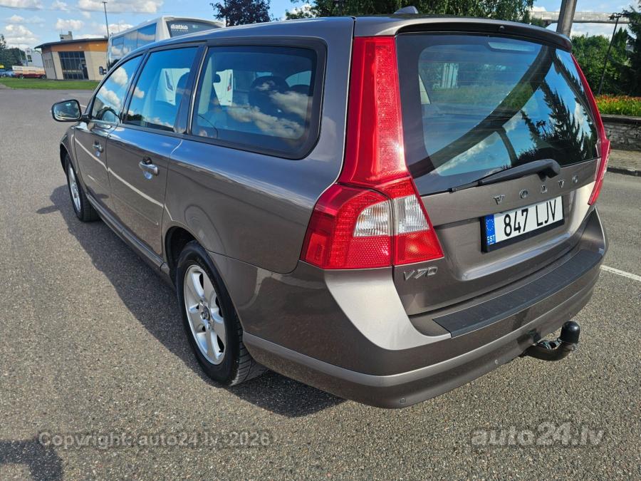 Pelēks Volvo V70 2008 Paide, ar dzinēja tilpumu 2.40 L un nobraukumu 439 tūkst. km par 4850 €, foto 4 vietnē AUTOMOTO.COM.LV
