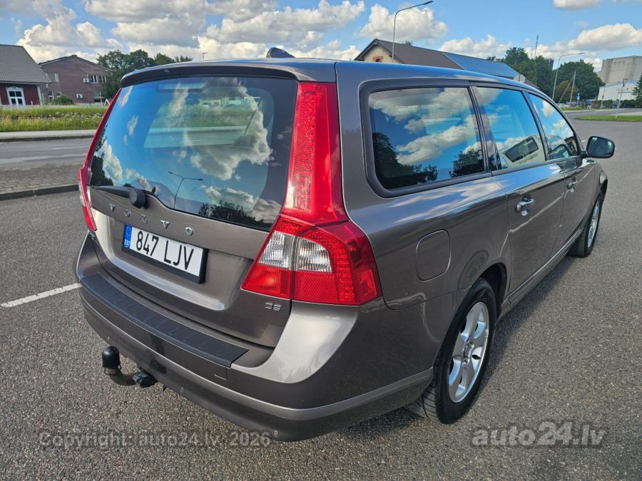 Pelēks Volvo V70 2008 Paide, ar dzinēja tilpumu 2.40 L un nobraukumu 439 tūkst. km par 4850 €, foto 5 vietnē AUTOMOTO.COM.LV