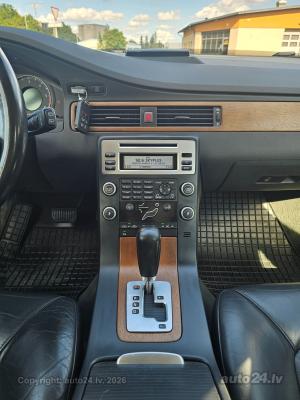 Pelēks Volvo V70 2008 Paide, ar dzinēja tilpumu 2.40 L un nobraukumu 439 tūkst. km par 4850 €, foto 10 vietnē AUTOMOTO.COM.LV