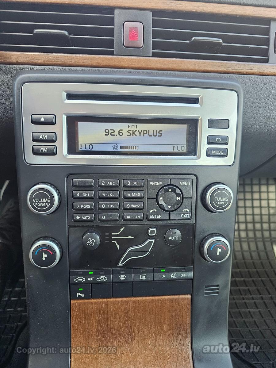 Pelēks Volvo V70 2008 Paide, ar dzinēja tilpumu 2.40 L un nobraukumu 439 tūkst. km par 4850 €, foto 11 vietnē AUTOMOTO.COM.LV