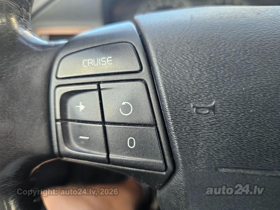Pelēks Volvo V70 2008 Paide, ar dzinēja tilpumu 2.40 L un nobraukumu 439 tūkst. km par 4850 €, foto 12 vietnē AUTOMOTO.COM.LV