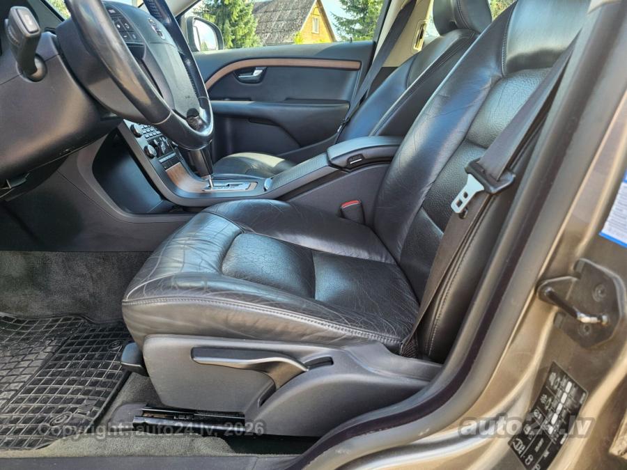 Pelēks Volvo V70 2008 Paide, ar dzinēja tilpumu 2.40 L un nobraukumu 439 tūkst. km par 4850 €, foto 15 vietnē AUTOMOTO.COM.LV