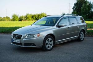 Pelēks Volvo V70 2008 Viļņa, ar dzinēja tilpumu 2.40 L un nobraukumu 476 tūkst. km par 2800 €, foto  vietnē AUTOMOTO.COM.LV