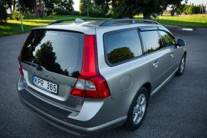 Pelēks Volvo V70 2008 Viļņa, ar dzinēja tilpumu 2.40 L un nobraukumu 476 tūkst. km par 2800 €, foto 15 vietnē AUTOMOTO.COM.LV