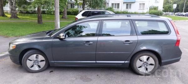 Grey Volvo V70 2008 in Riga, with an engine capacity of 2.40 L and mileage of 363 thousand km for 2750 €, photo 1 on AUTOMOTO.COM.LV
