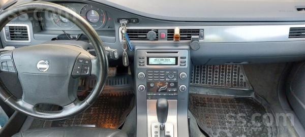 Grey Volvo V70 2008 in Riga, with an engine capacity of 2.40 L and mileage of 363 thousand km for 2750 €, photo 6 on AUTOMOTO.COM.LV