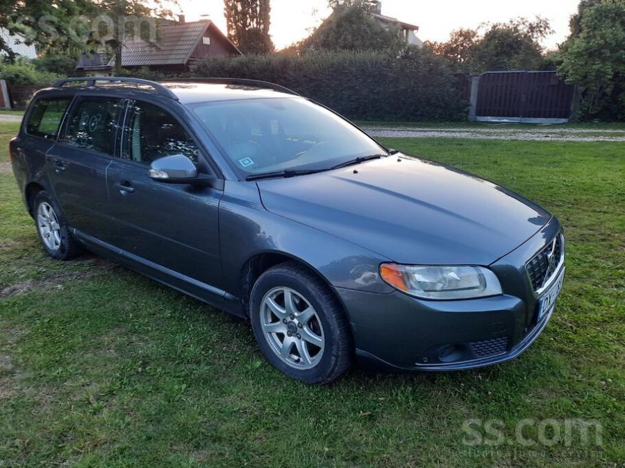 Grey Volvo V70 2008 in Riga, with an engine capacity of 2.00 L and mileage of 325 thousand km for 3000 €, photo 3 on AUTOMOTO.COM.LV