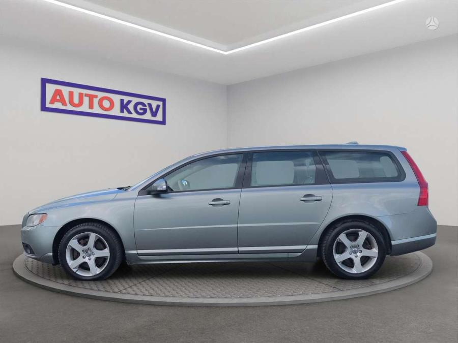 Pelēks Volvo V70 2008 Viļņa, ar dzinēja tilpumu 2.40 L un nobraukumu 391 tūkst. km par 3999 €, foto 3 vietnē AUTOMOTO.COM.LV