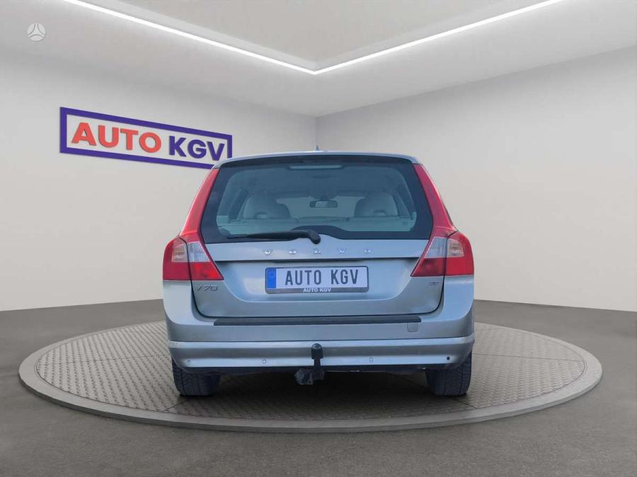 Pelēks Volvo V70 2008 Viļņa, ar dzinēja tilpumu 2.40 L un nobraukumu 391 tūkst. km par 3999 €, foto 5 vietnē AUTOMOTO.COM.LV