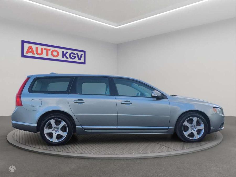 Pelēks Volvo V70 2008 Viļņa, ar dzinēja tilpumu 2.40 L un nobraukumu 391 tūkst. km par 3999 €, foto 7 vietnē AUTOMOTO.COM.LV