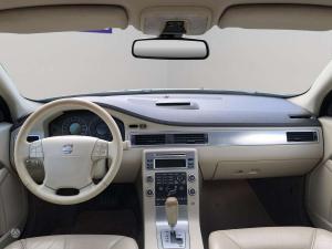 Pelēks Volvo V70 2008 Viļņa, ar dzinēja tilpumu 2.40 L un nobraukumu 391 tūkst. km par 3999 €, foto 13 vietnē AUTOMOTO.COM.LV