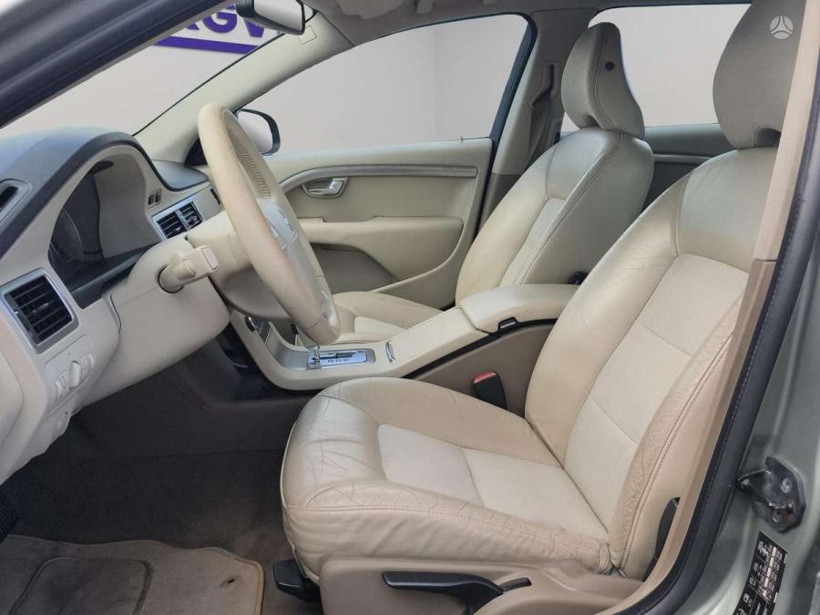 Pelēks Volvo V70 2008 Viļņa, ar dzinēja tilpumu 2.40 L un nobraukumu 391 tūkst. km par 3999 €, foto 14 vietnē AUTOMOTO.COM.LV