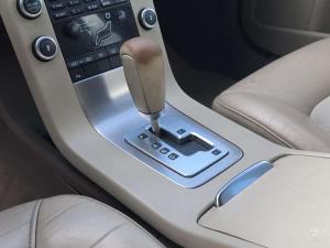 Pelēks Volvo V70 2008 Viļņa, ar dzinēja tilpumu 2.40 L un nobraukumu 391 tūkst. km par 3999 €, foto 16 vietnē AUTOMOTO.COM.LV