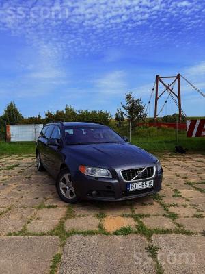 Grey Volvo V70 2008 in Riga, with an engine capacity of 2.40 L and mileage of 391 thousand km for 3390 €, photo 3 on AUTOMOTO.COM.LV