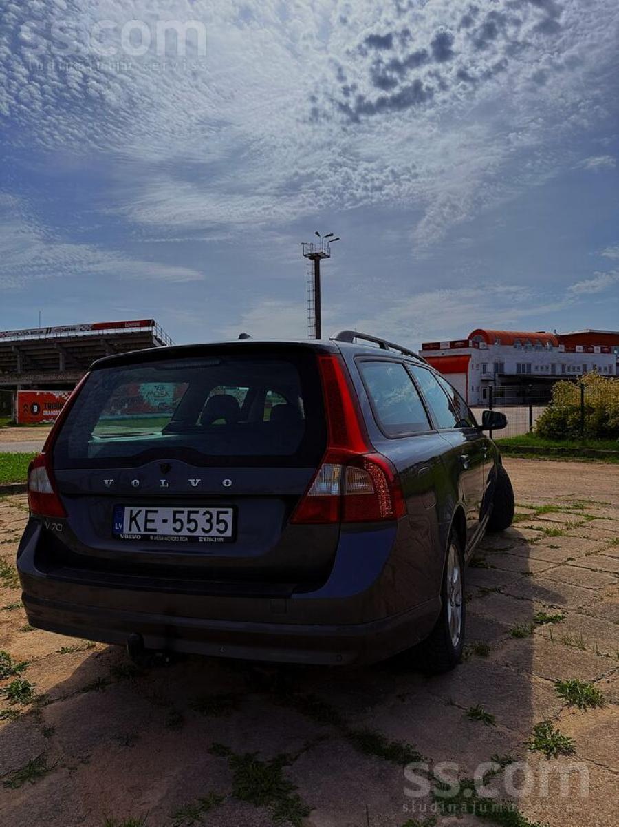Grey Volvo V70 2008 in Riga, with an engine capacity of 2.40 L and mileage of 391 thousand km for 3390 €, photo 7 on AUTOMOTO.COM.LV