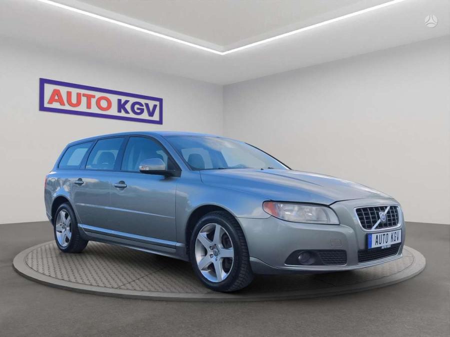 Grey Volvo V70 2008 in Vilnius, with an engine capacity of 2.40 L and mileage of 391 thousand km for 3999 €, photo 8 on AUTOMOTO.COM.LV