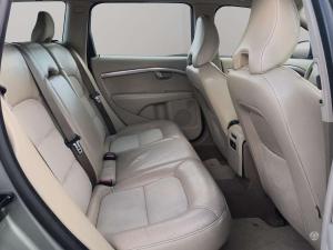 Grey Volvo V70 2008 in Vilnius, with an engine capacity of 2.40 L and mileage of 391 thousand km for 3999 €, photo 10 on AUTOMOTO.COM.LV