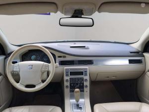Grey Volvo V70 2008 in Vilnius, with an engine capacity of 2.40 L and mileage of 391 thousand km for 3999 €, photo 13 on AUTOMOTO.COM.LV