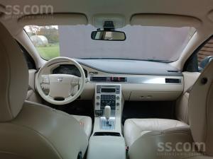 Grey Volvo V70 2008 in Limbazi, with an engine capacity of 2.40 L and mileage of 334 thousand km for 2999 €, photo 3 on AUTOMOTO.COM.LV