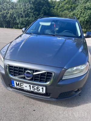 Grey Volvo V70 2008 in Jekabpils, with an engine capacity of 2.40 L and mileage of 345 thousand km for 2750 €, photo 1 on AUTOMOTO.COM.LV