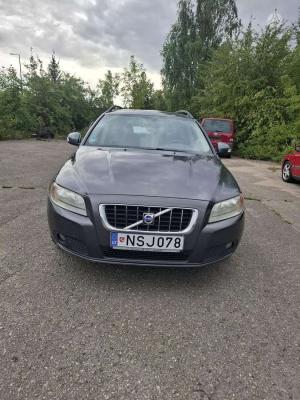 Grey Volvo V70 2008 in Alytus, with an engine capacity of 2.40 L and mileage of 350 thousand km for 2700 €, photo  on AUTOMOTO.COM.LV