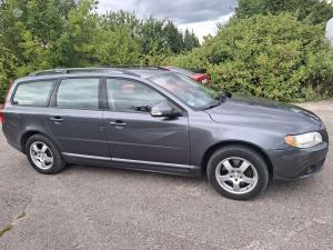 Grey Volvo V70 2008 in Alytus, with an engine capacity of 2.40 L and mileage of 350 thousand km for 2700 €, photo 4 on AUTOMOTO.COM.LV