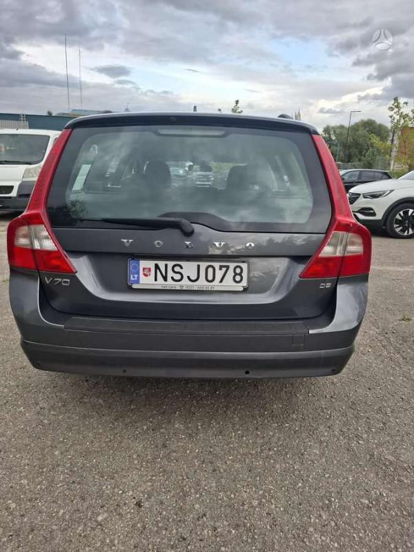 Grey Volvo V70 2008 in Alytus, with an engine capacity of 2.40 L and mileage of 350 thousand km for 2700 €, photo 6 on AUTOMOTO.COM.LV