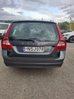 Grey Volvo V70 2008 in Alytus, with an engine capacity of 2.40 L and mileage of 350 thousand km for 2700 €, photo 6 on AUTOMOTO.COM.LV