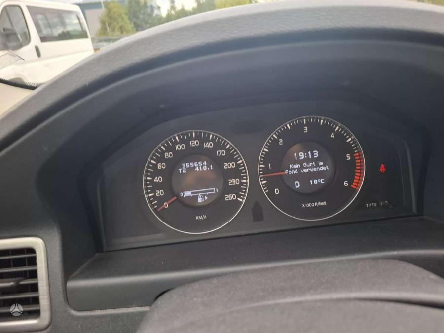 Grey Volvo V70 2008 in Alytus, with an engine capacity of 2.40 L and mileage of 350 thousand km for 2700 €, photo 9 on AUTOMOTO.COM.LV