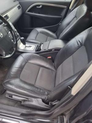 Grey Volvo V70 2008 in Alytus, with an engine capacity of 2.40 L and mileage of 350 thousand km for 2700 €, photo 10 on AUTOMOTO.COM.LV