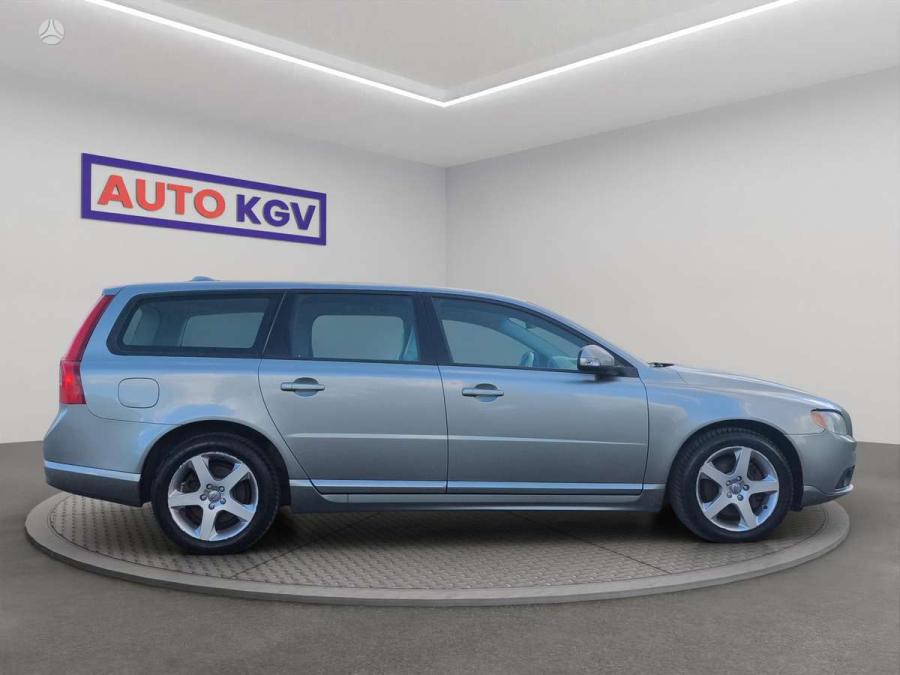 Pelēks Volvo V70 2008 Viļņa, ar dzinēja tilpumu 2.40 L un nobraukumu 391 tūkst. km par 3999 €, foto 7 vietnē AUTOMOTO.COM.LV