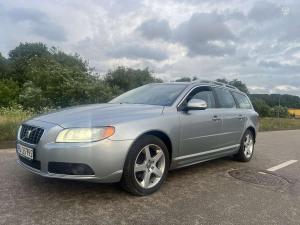 Pelēks Volvo V70 2008 Kauņa, ar dzinēja tilpumu 2.40 L un nobraukumu 365 tūkst. km par 2900 €, foto  vietnē AUTOMOTO.COM.LV