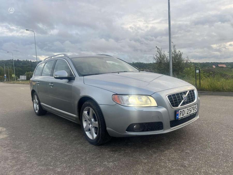 Pelēks Volvo V70 2008 Kauņa, ar dzinēja tilpumu 2.40 L un nobraukumu 365 tūkst. km par 2900 €, foto 3 vietnē AUTOMOTO.COM.LV
