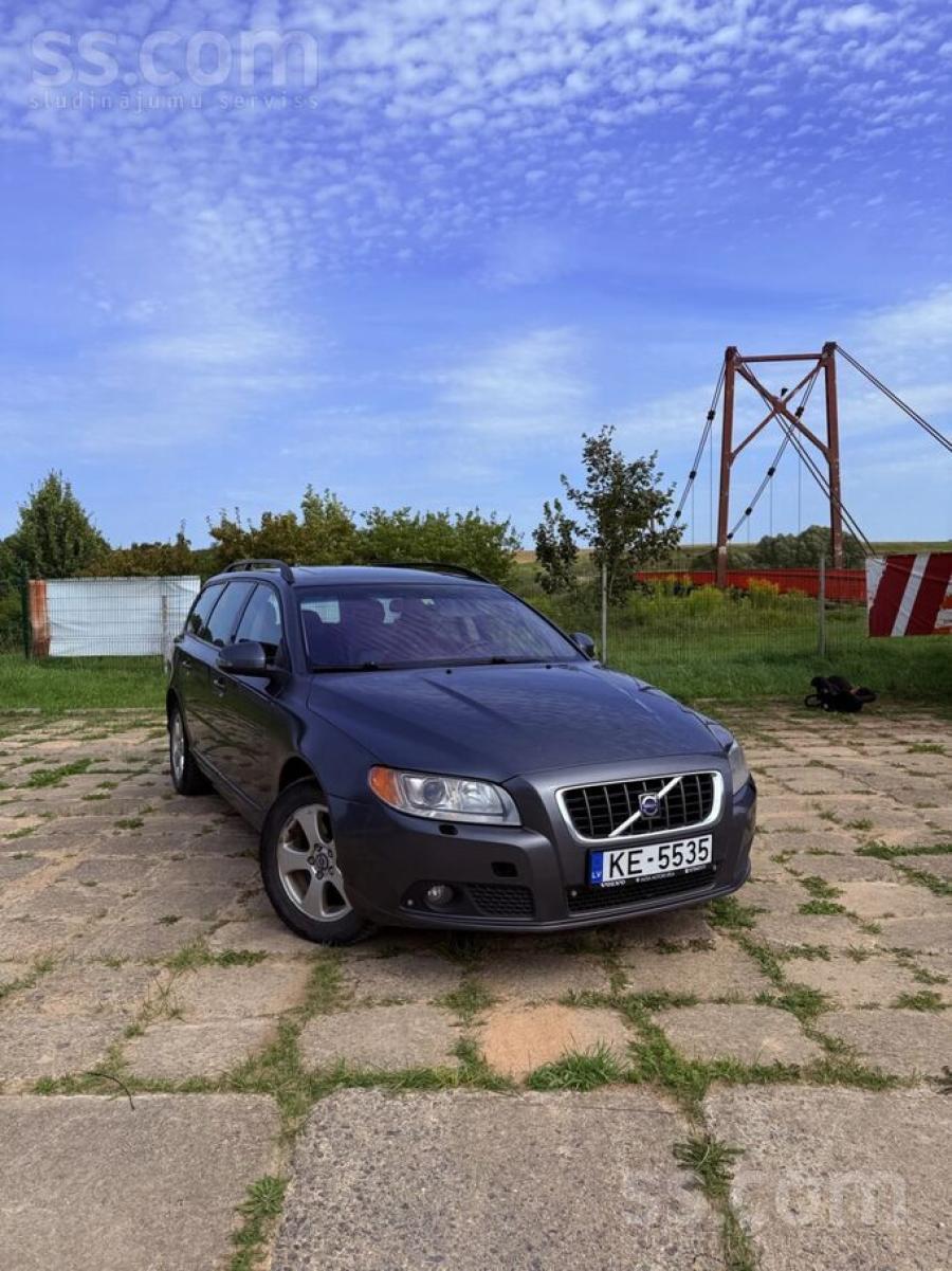 Pelēks Volvo V70 2008 Rīga, ar dzinēja tilpumu 2.40 L un nobraukumu 391 tūkst. km par 3200 €, foto 3 vietnē AUTOMOTO.COM.LV