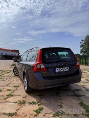 Pelēks Volvo V70 2008 Rīga, ar dzinēja tilpumu 2.40 L un nobraukumu 391 tūkst. km par 3200 €, foto 6 vietnē AUTOMOTO.COM.LV