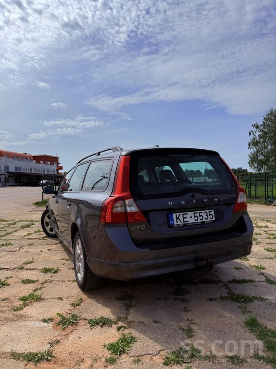 Pelēks Volvo V70 2008 Rīga, ar dzinēja tilpumu 2.40 L un nobraukumu 391 tūkst. km par 3200 €, foto 6 vietnē AUTOMOTO.COM.LV