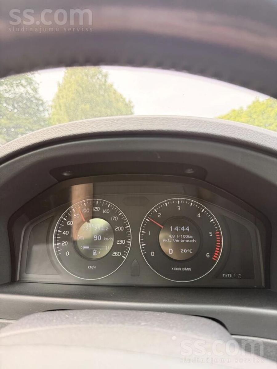 Pelēks Volvo V70 2008 Rīga, ar dzinēja tilpumu 2.40 L un nobraukumu 391 tūkst. km par 3200 €, foto 13 vietnē AUTOMOTO.COM.LV