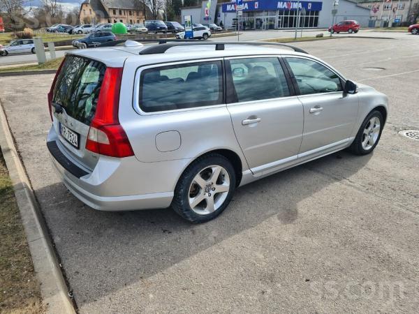 Grey Volvo V70 2008 in Riga, with an engine capacity of 2.40 L and mileage of 450 thousand km for 3850 €, photo 3 on AUTOMOTO.COM.LV