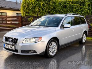 Pelēks Volvo V70 2008 Tallina, ar dzinēja tilpumu 2.40 L un nobraukumu 360 tūkst. km par 3990 €, foto 4 vietnē AUTOMOTO.COM.LV