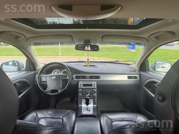 Grey Volvo V70 2008 in Jelgava, with an engine capacity of 2.40 L and mileage of 320 thousand km for 2850 €, photo 11 on AUTOMOTO.COM.LV