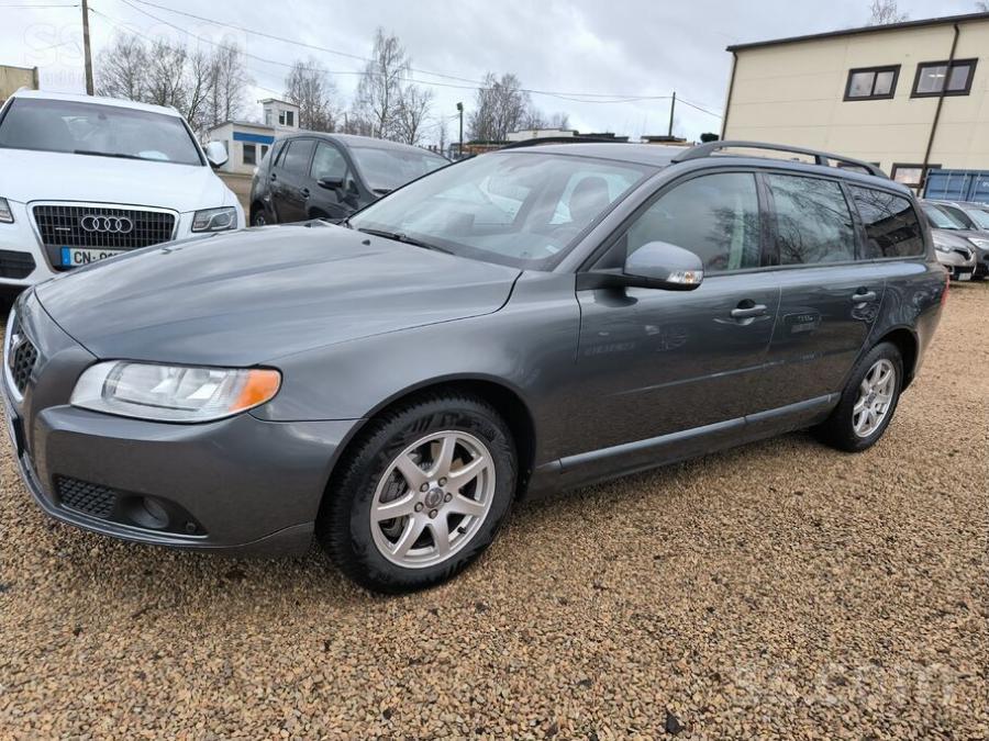 Grey Volvo V70 2008 in Riga, with an engine capacity of 2.40 L and mileage of 279 thousand km for 4750 €, photo 3 on AUTOMOTO.COM.LV