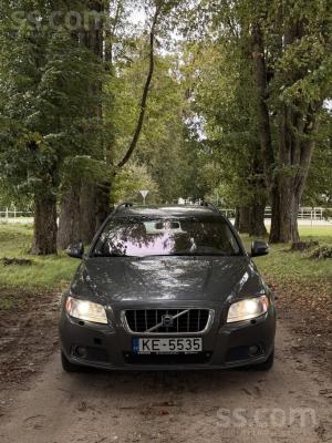 Grey Volvo V70 2008 in Riga, with an engine capacity of 2.40 L and mileage of 391 thousand km for 2600 €, photo  on AUTOMOTO.COM.LV