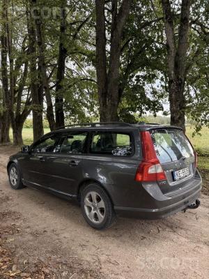 Pelēks Volvo V70 2008 Rīga, ar dzinēja tilpumu 2.40 L un nobraukumu 391 tūkst. km par 2600 €, foto 4 vietnē AUTOMOTO.COM.LV