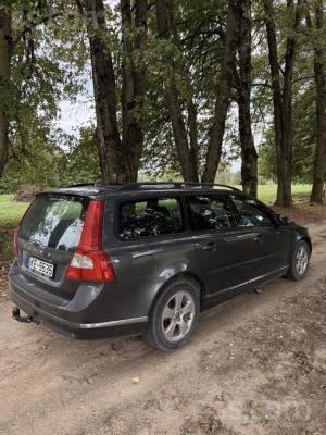 Pelēks Volvo V70 2008 Rīga, ar dzinēja tilpumu 2.40 L un nobraukumu 391 tūkst. km par 2600 €, foto 6 vietnē AUTOMOTO.COM.LV