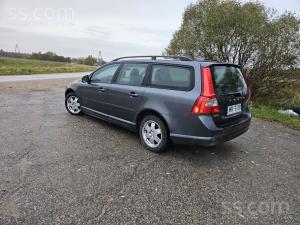 Grey Volvo V70 2008 in Rezekne, with an engine capacity of 2.00 L and mileage of 338 thousand km for 2350 €, photo 5 on AUTOMOTO.COM.LV