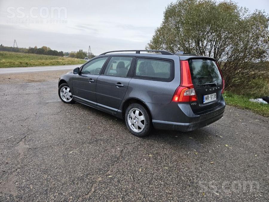 Grey Volvo V70 2008 in Rezekne, with an engine capacity of 2.00 L and mileage of 338 thousand km for 2350 €, photo 5 on AUTOMOTO.COM.LV